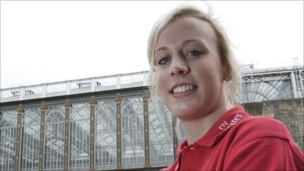 800m runner Lynsey Sharp sets personal best in Prague - BBC Sport