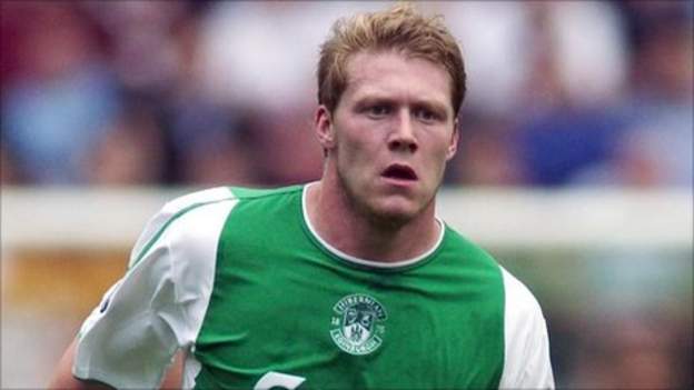 Striker Garry O'Connor returns to former club Hibernian - BBC Sport