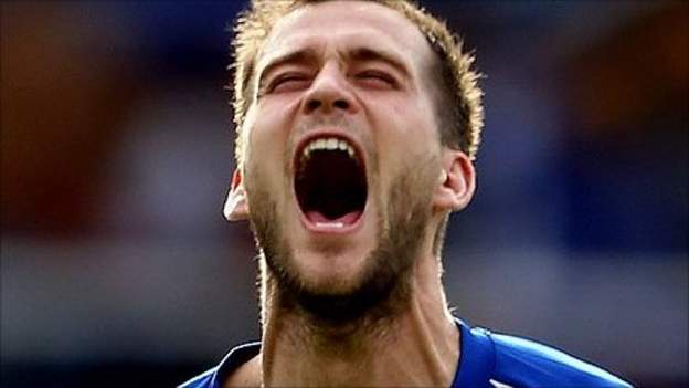 Roger Johnson completes move from Birmingham to Wolves - BBC Sport