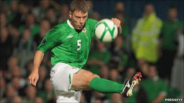 Stephen Craigan retires from Northern Ireland duty - BBC Sport