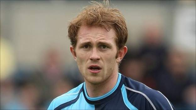 Stuart Lewis seals new Wycombe Wanderers contract - BBC Sport