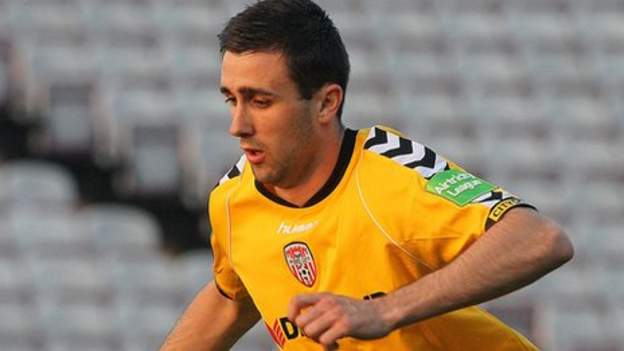 Derry City defender Daniel Lafferty signs for Burnley - BBC Sport