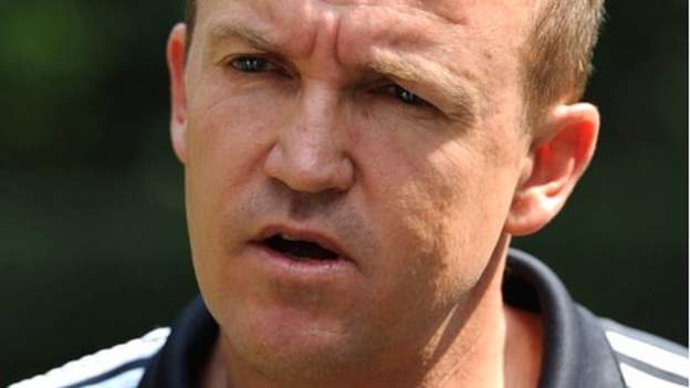Cricket's Andy Flower wins big at UK coaching awards - BBC Sport