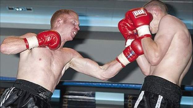 Professional boxing comes to the Highlands - BBC Sport