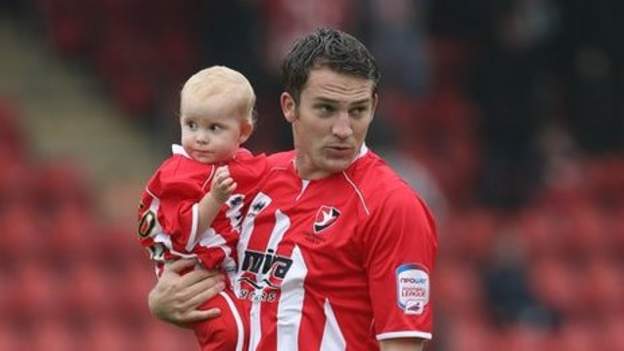 Midfielder David Bird leaves Cheltenham Town - BBC Sport
