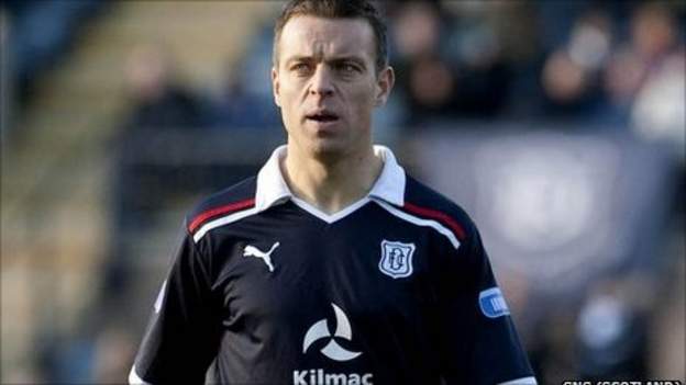Aberdeen sign veteran Dundee midfielder Gavin Rae - BBC Sport