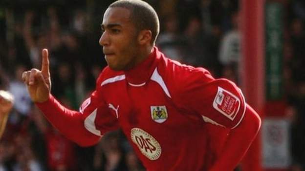 Nicky Maynard's Bristol City exit influenced by fans - BBC Sport