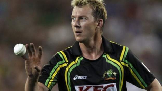 Australia bowler Brett Lee breaks his foot against India - BBC Sport