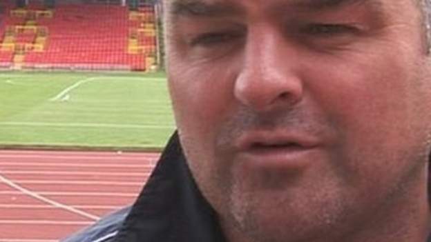 Gateshead manager Ian Bogie targets striker additions - BBC Sport