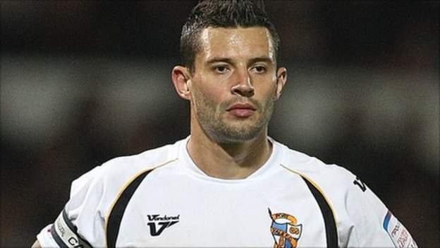 Port Vale captain Marc Richards 'managing' ankle injury - BBC Sport