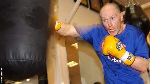 Matthew Hatton to eye Amir Khan if he beats Kell Brook - BBC Sport