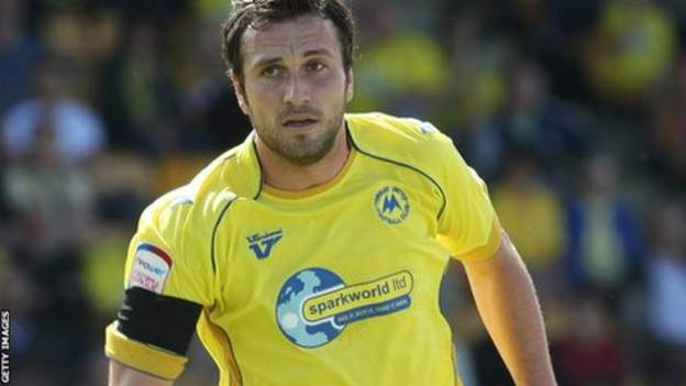 Truro City sign Martin Gritton on a non-contract deal - BBC Sport
