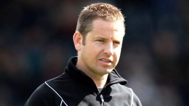 Tony Hanks leaves Sale following heavy defeat to Saracens - BBC Sport