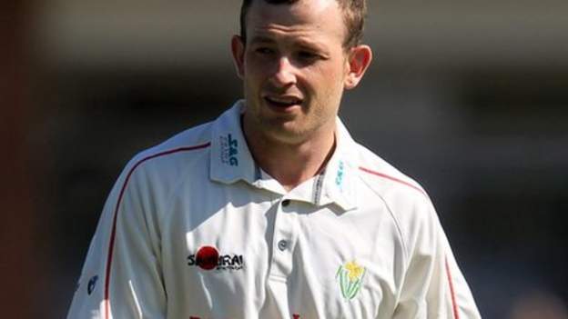 Glamorgan's Wagg shines against former club Derbyshire - BBC Sport