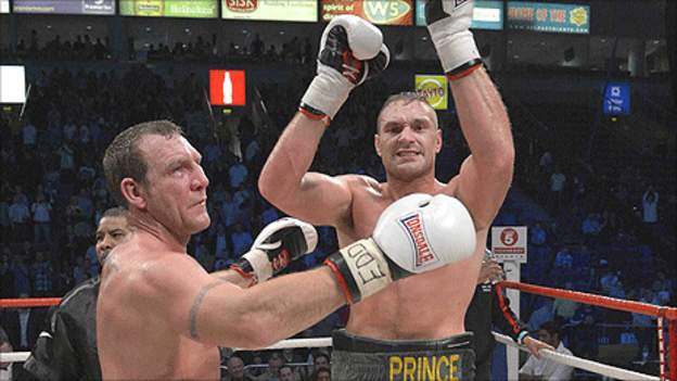 Tyson Fury stops veteran Martin Rogan in Belfast bout - BBC Sport