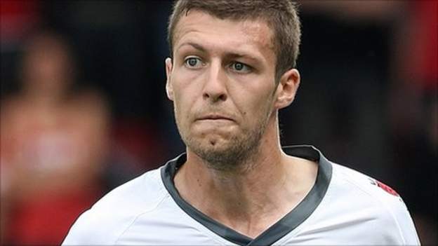 Craig Lindfield and Ian Dunbavin sign new Accrington deals - BBC Sport