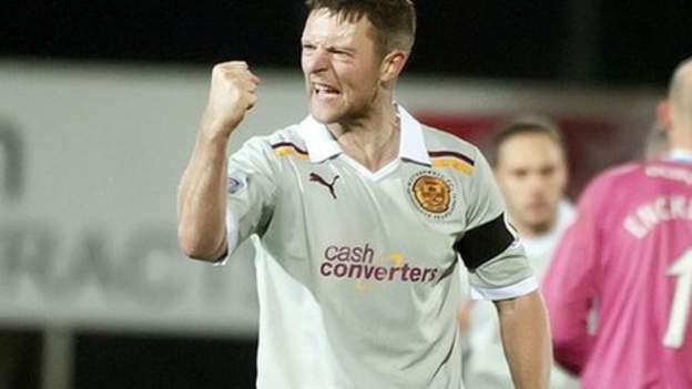 Motherwell captain Stephen Craigan to retire - BBC Sport