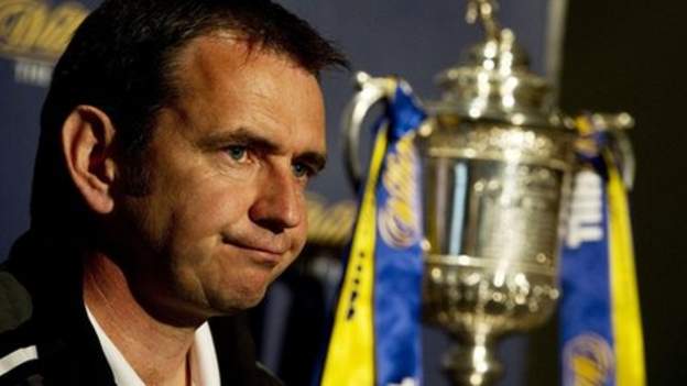 Pat Fenlon tells Hibs to forget burden of history - BBC Sport