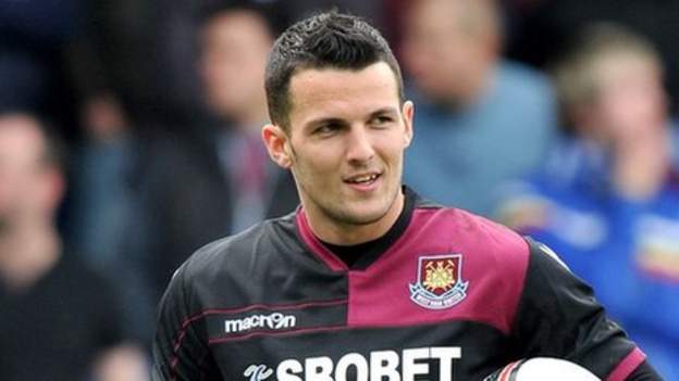 West Ham United sign Stephen Henderson from Portsmouth - BBC Sport