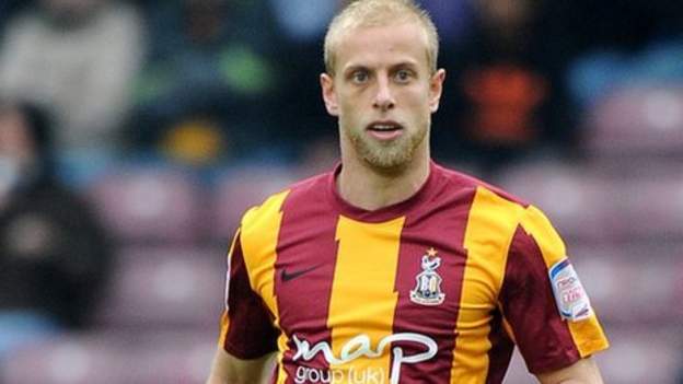 Bradford City secure Andrew Davies signing - BBC Sport