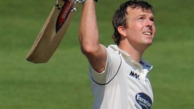 Sussex v Nottinghamshire: Chris Nash hits first ton of season - BBC Sport