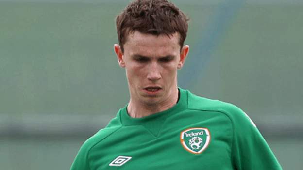 Euro 2012: Defender Kevin Foley left out of Republic squad - BBC Sport