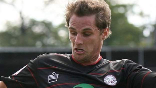 Hereford United offer midfielder Rob Purdie an improved deal - BBC Sport