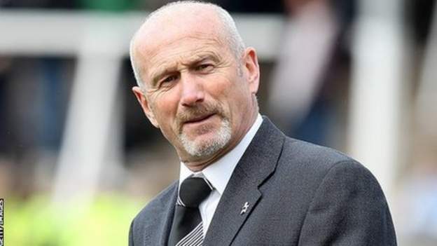 Richard O'Kelly offered Crawley Town coaching role - BBC Sport