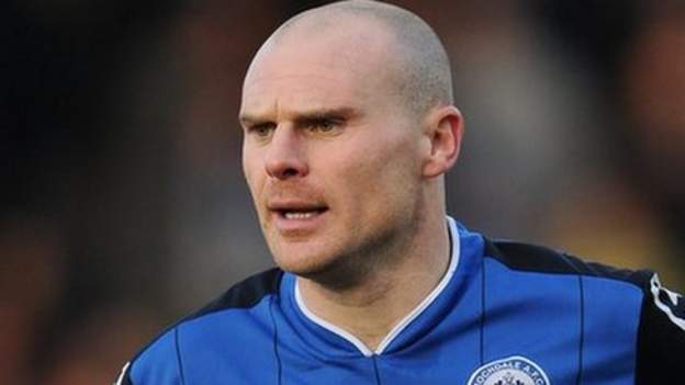 Gary Jones joins Bradford City from Rochdale - BBC Sport