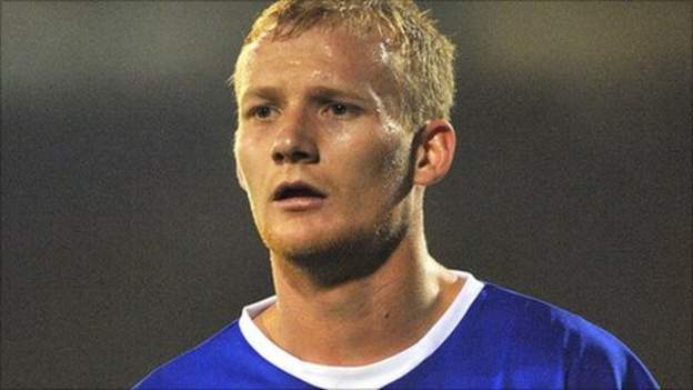 Robbie Simpson agrees new Oldham Athletic contract - BBC Sport
