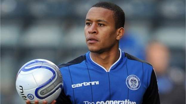 Northampton Town agree deal with defender Joe Widdowson - BBC Sport