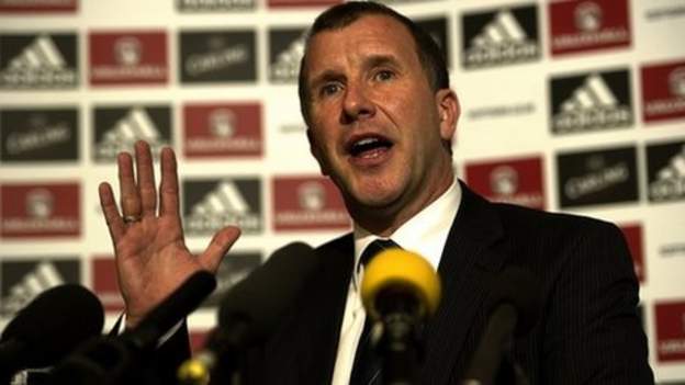 Call for 'no confidence' in Stewart Regan in wake of Rangers vote - BBC ...