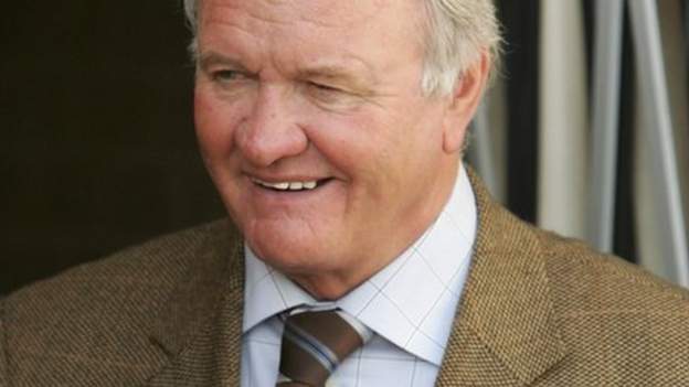 Ron Atkinson makes nostalgic return to Cambridge United - BBC Sport