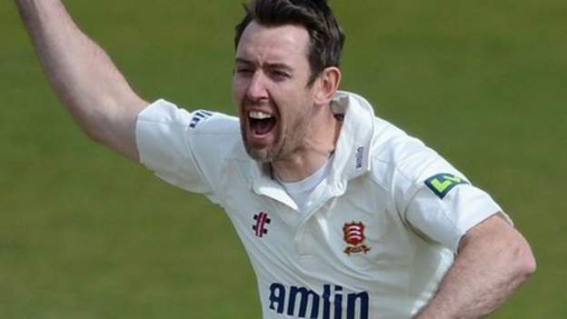 Essex's David Masters ends with seven wickets in Leics draw - BBC Sport
