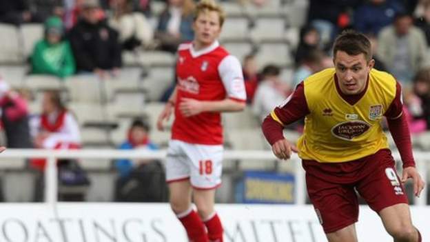 Woking sign Reading striker Brett Williams on loan - BBC Sport