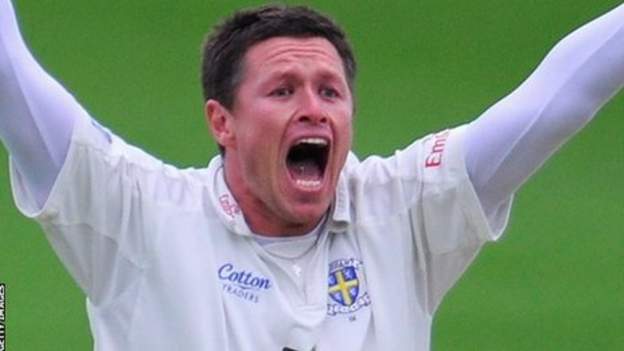 Mitchell Claydon extends Durham contract - BBC Sport