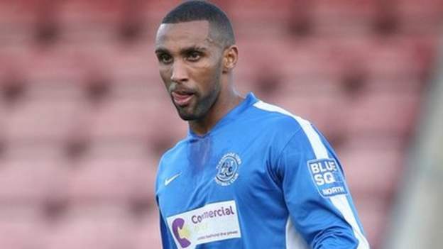 Grimsby Town loan Nathan Pond from Fleetwood Town - BBC Sport