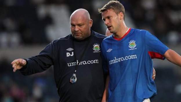 Peter Thompson injury blow for Premiership champions Linfield - BBC Sport