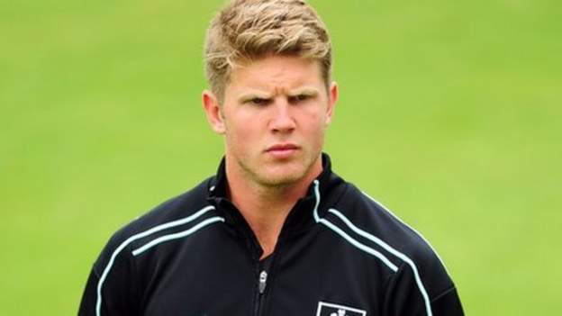 Stuart Meaker signs new three-year Surrey contract - BBC Sport