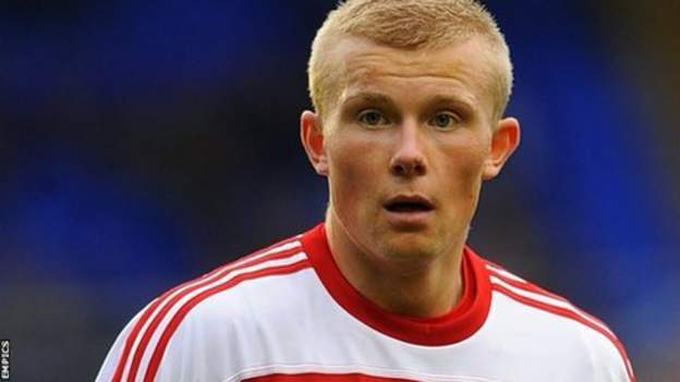 Middlesbrough striker Curtis Main to have knee surgery - BBC Sport