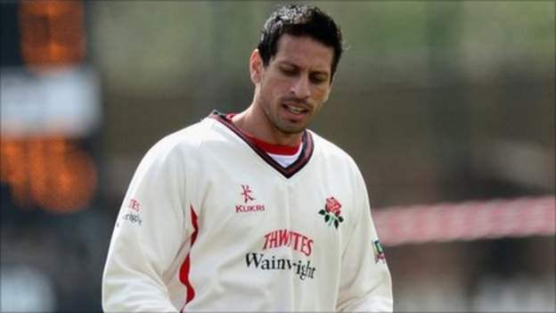 Lancashire release Sajid Mahmood after decade at club - BBC Sport