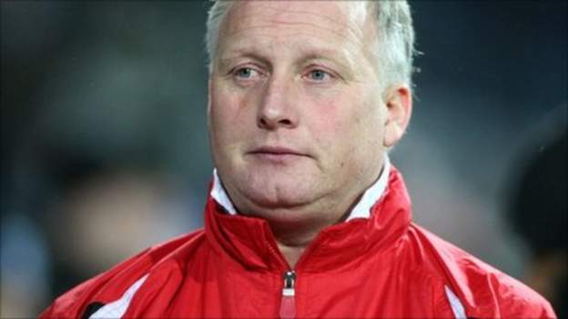 Kevin Blackwell content with first point as Bury boss - BBC Sport