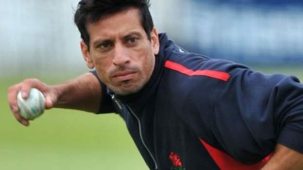 Sajid Mahmood signing boosts Essex pace attack - BBC Sport