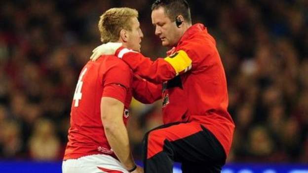 Bradley Davies "suffers memory loss" after Andrew Hore strike - BBC Sport