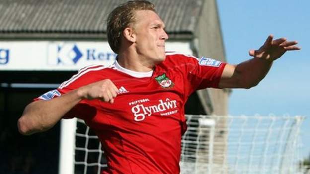 Danny Wright returns to boost Wrexham's strike force - BBC Sport