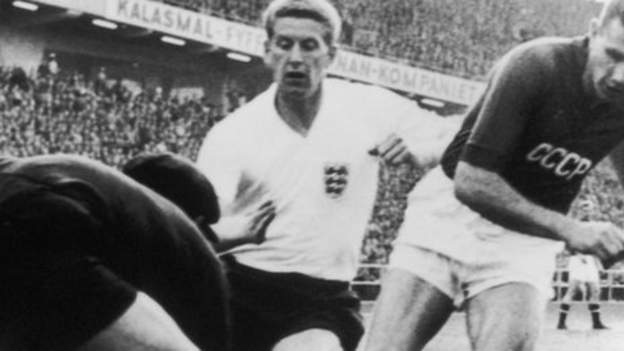West Bromwich Albion legend Derek Kevan dies, aged 77 - BBC Sport