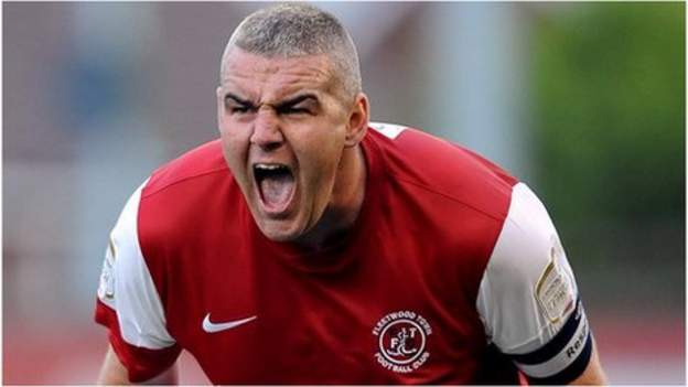 Steve McNulty joins Luton Town from Fleetwood Town - BBC Sport
