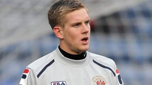 Blackpool keeper Mark Halstead prepares for first league start - BBC Sport