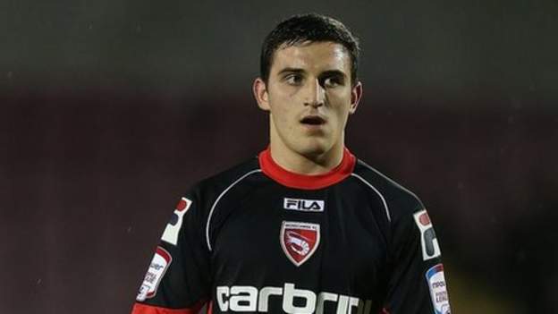 Jack Redshaw: Morecambe striker deserved deal, says Bentley - BBC Sport