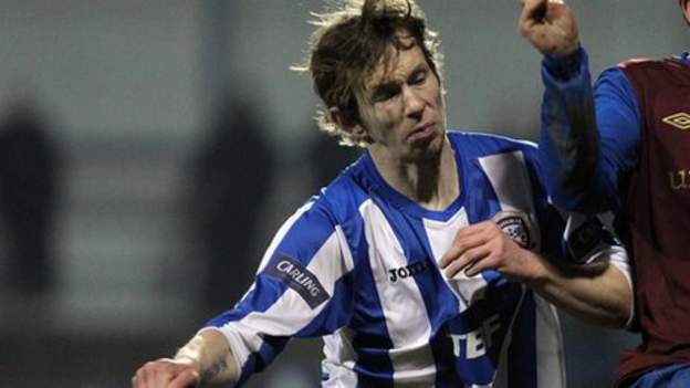Premiership: Coleraine defender Johnny Watt out for rest of season - BBC Sport